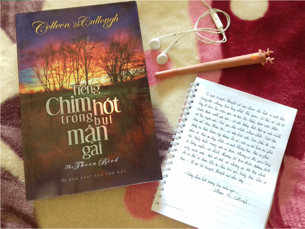 Tiếng Chim Hót Trong Bụi Mận Gai | Docsach24